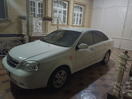 Lacetti Sotiladi