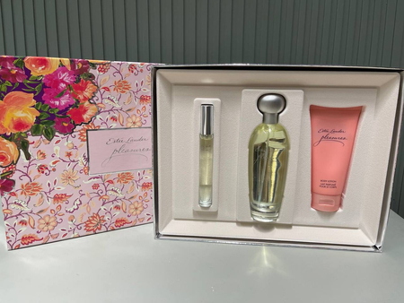 Набор от Estee Lauder Pleasures