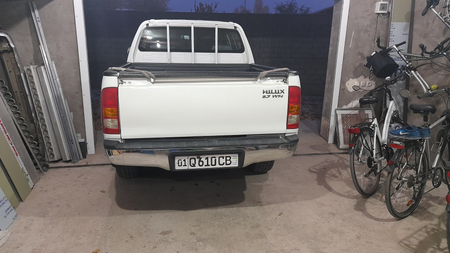 Продается TOYOTA HILUX 2008 год