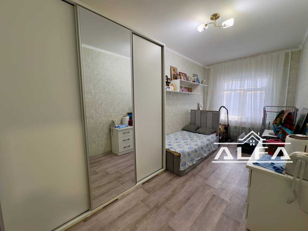 4 xonali 100m2 2-qavat panelniy dom sotiladi.