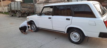 Lada 2104 sotiladi