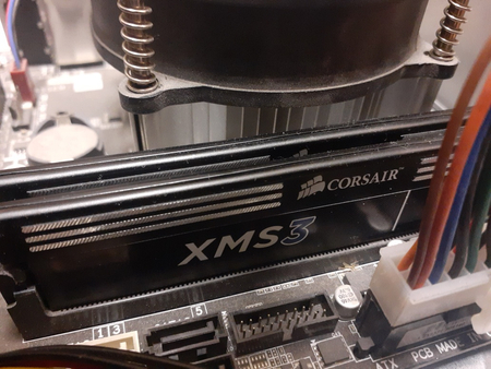 Процессор g3260 b85m озу Corsair 4gb×2 DDR3