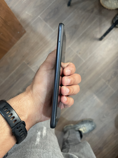 Redmi 7 4/32 idial sastayaniya