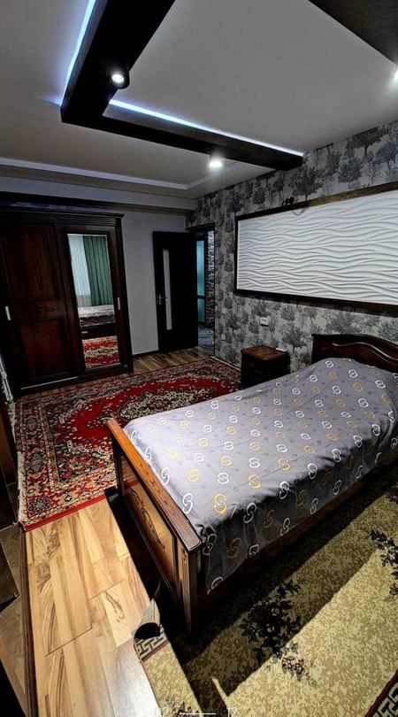 V5304 квартира 3/4/4 Шота Руставели Яккасарай Ор.р: Братские могилы