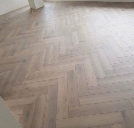 Laminat (tarket)teramiz 
Ламинат (таркет) установка