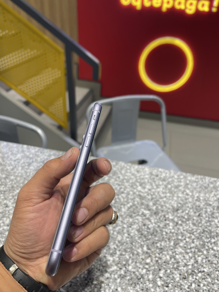 İphone 11  64 gb radnoy