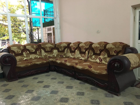 Ugalok divan sotiladi