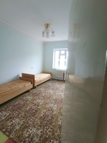 3 xonali kvartira sotiladi