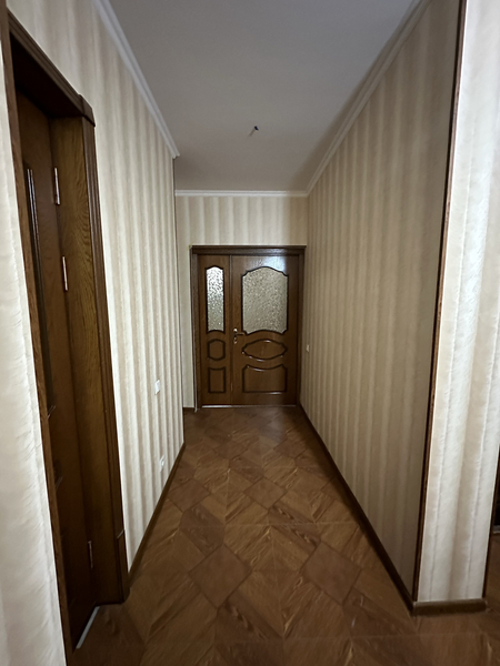 3/2/3 м Буюк Ипак Иули, Буз базар, дипломат школа