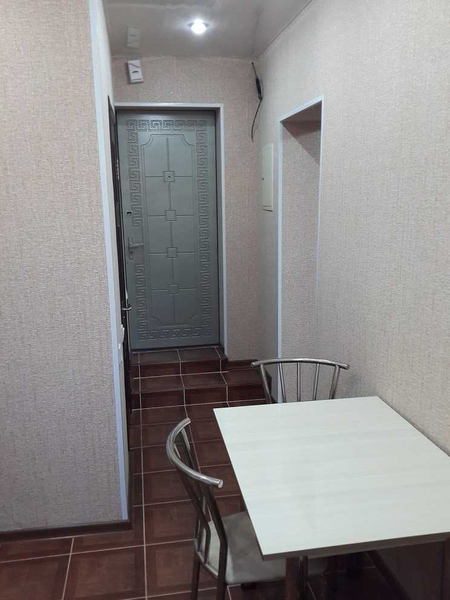 Продается СВОЯ 1 комн. квартира Чиланзар-6  1/1/4  (Рынок Катартал)