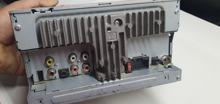 Продаётся Pioneer MVH AV 185 USB