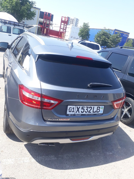 Vesta SW cross avtomat avto kridit bizda ladalar