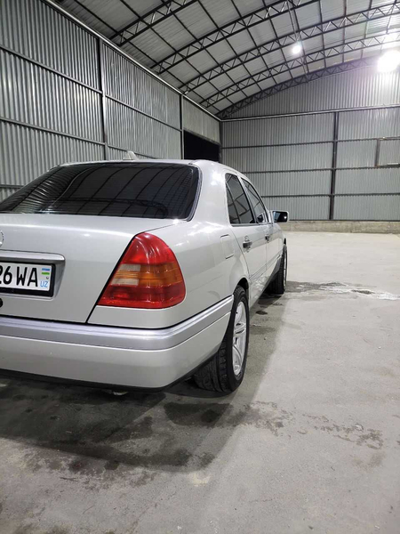 W202 C180 111 motor 1.8 Metan bor 1996 yil 355 ming probeg