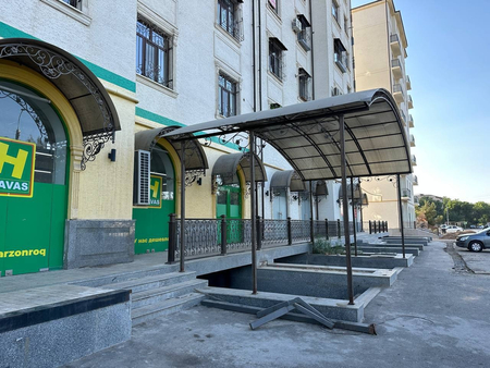 Коммерческая помещение вдоль дороги 1 линия