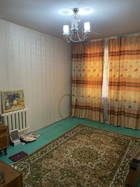 80magazin yonida 3xonalik 2etaj Uy sotiladi