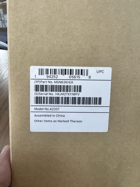 MacBook Air M1. 13.3  8 GB 256 SSD