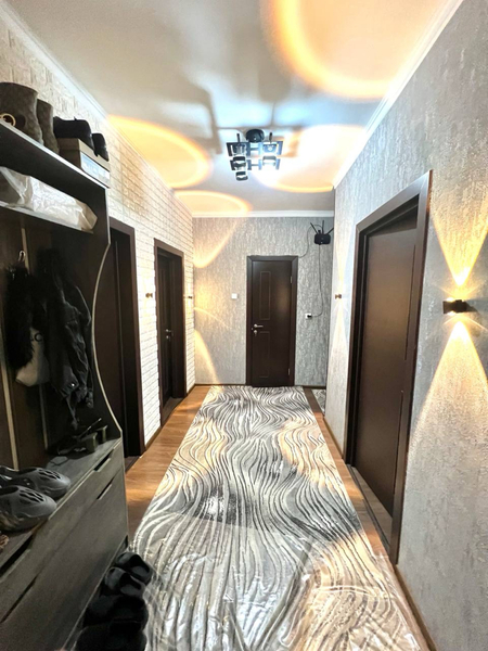Sergeli 5a da 3 xonali 2x6 balkon 80m2 xonadon sotiladi !