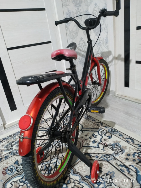 3/6 yoshga zo‘r velosiped sotiladi