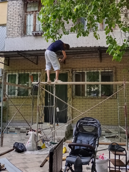 Делаю кладку балкона,установка козырков