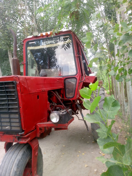 Traktor sotiladi mtz 80