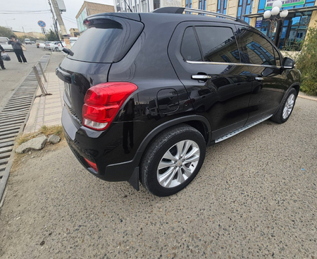 Tracker 1 sotiladi srochni
