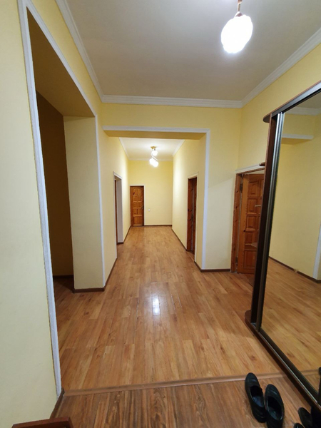 Сдается в аренду 3х комнатная квартира в Центре, ул. Амира Темура