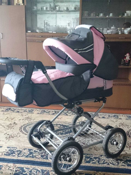 Продается Коляска 2 в 1