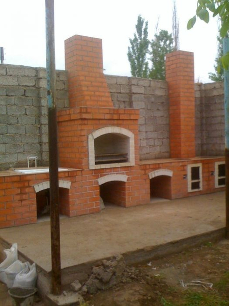 Барбекю, камин,сауны, турецкий хаммом, бассейн.