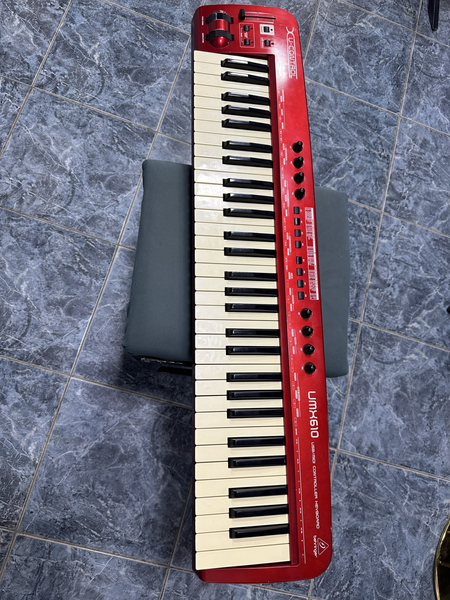 Midi klavish Behrenger Umx-610