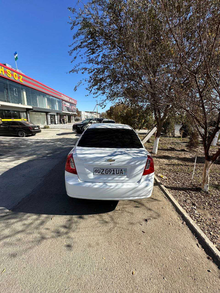 Jentra sotiladi. AT(avtomat karobka) 2019-yil. oq rang. 86.000 KM