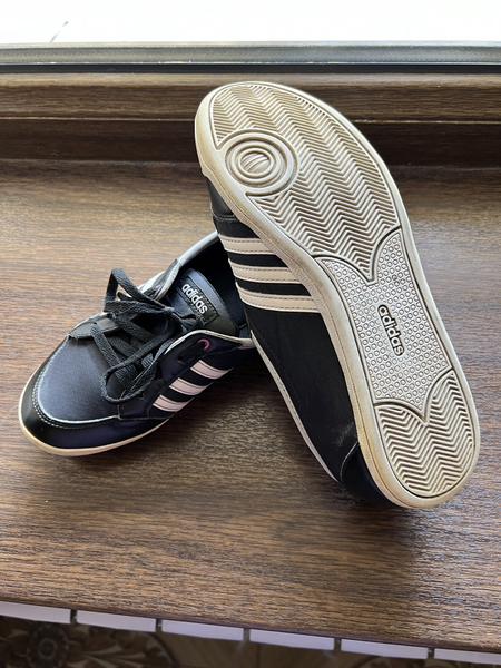 Обувь спортивная 37.  Раз АDIDAS оригинал
