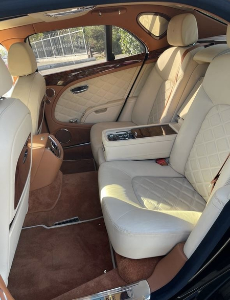 Rolls Royce vs Bentley Mulsanne Long Version