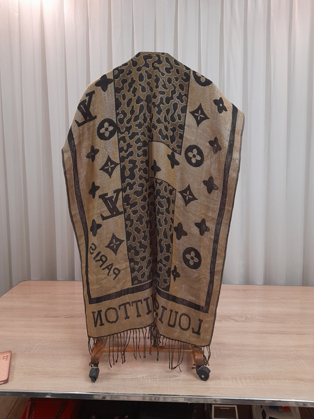 Ayollar kiyimladi sotiladi