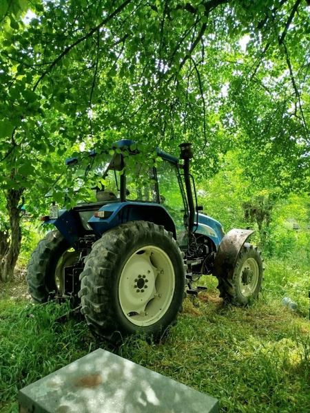 New Hollond Ts130 traktori