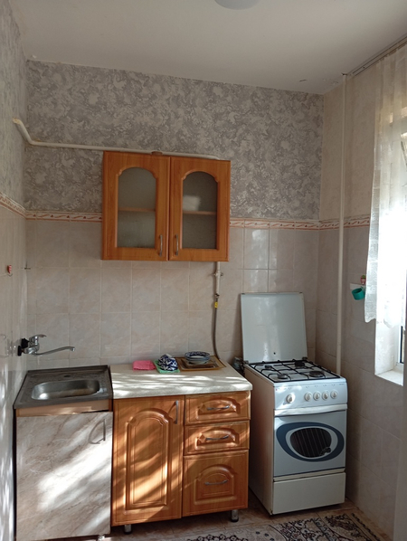 Продам 1 комнатная квартира чилонзор 8 квартал  без балкона ,30  квадр