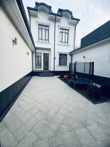 Продаётся Евродом рядом Американским Посольством, 2,7-соток (N 8749)