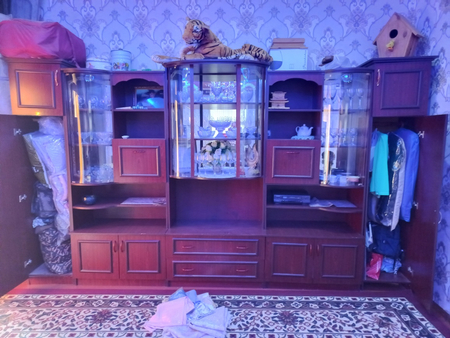 Стенка сотилади холпти аьло даражада 210×375. .