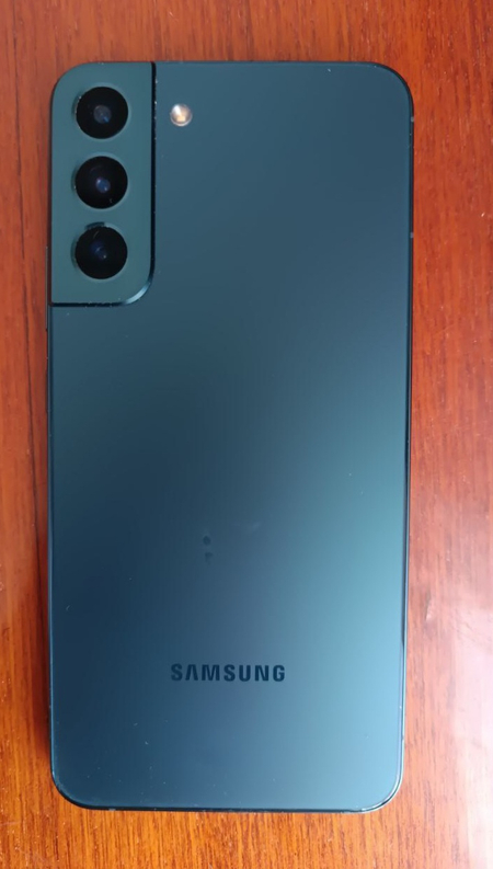 Samsung s22 plus 8/256 SM-S9060 сотилади ёки обмен iPhone 13 прога