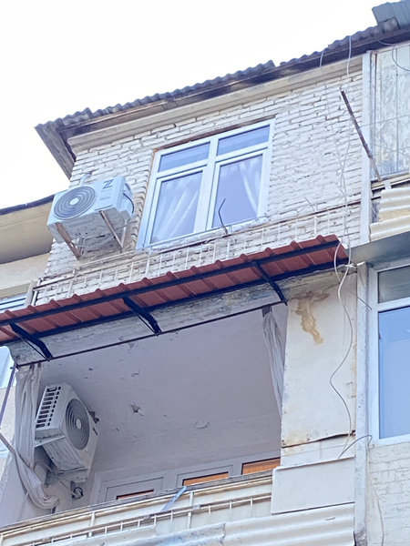 Козырьки над окнами монтаж демонтаж реставрация!