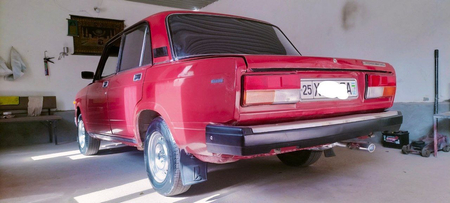 Vaz 2107 Sotiladi.Yil 1995.Mashena Oldi Orqasi Butun.Holati Edyal.