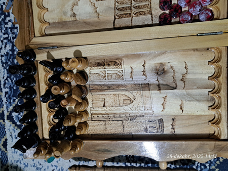 Chiroyli qo'l mehnati bn yasalagan narda sotiladi