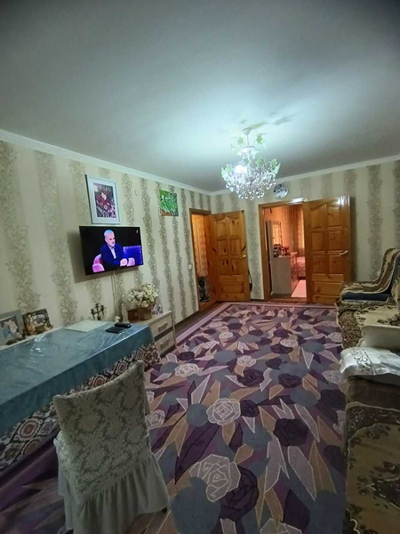 Чиланзар -6 кв-л 2/1/4 балкон 2х6