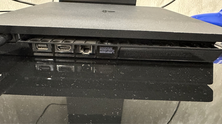 Playstation 4 в идеальном состоянии