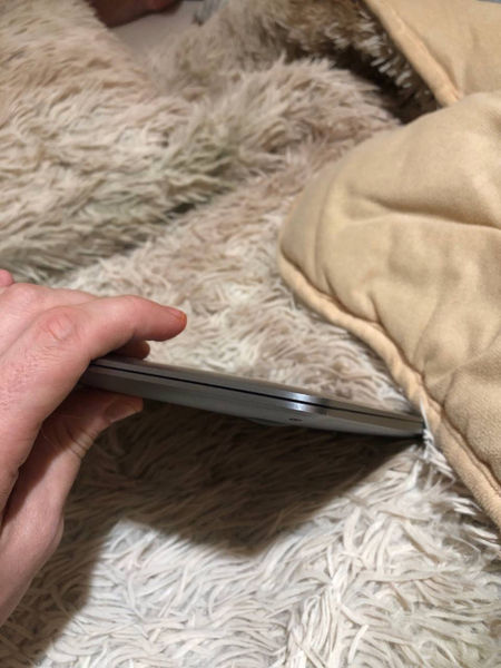Apple Macbook Air M18/256 с коробкой документами 140 циклов