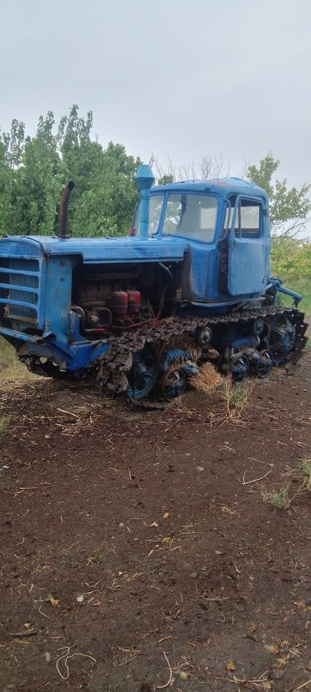 Traktor Dt-75 ДТ-75