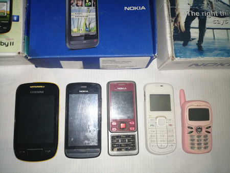 5 тел (Б./у) продаю. Samsung GT-S3850, Nokia 3 шт.телефона и Panasonic