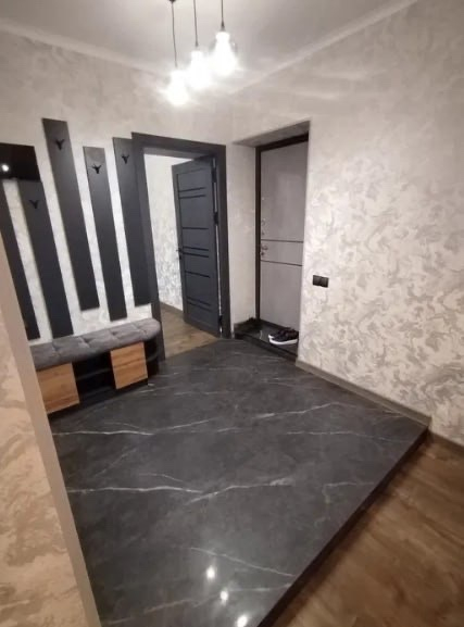 Ц2 2/4/4 продаеься квартира с евро ремонтом, сплощадью-60кв….!