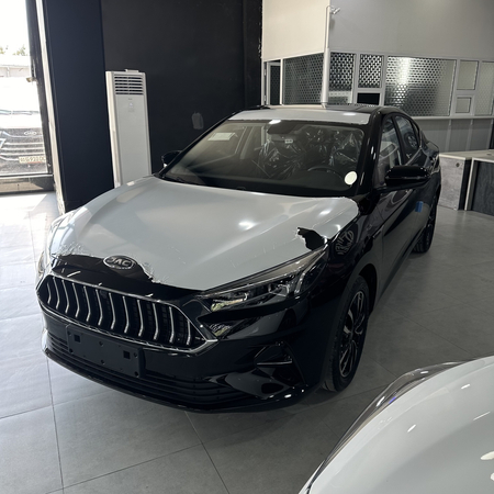 JAC J7 Avtosalonda