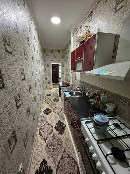 Продажа 1-ком квартиры 30 кв.м, 1/4 этаж, евроремонт,кирпичный дом !!