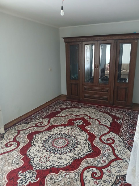 2-hona solnoshka bozorda 4 etaj hamma sharoit bor